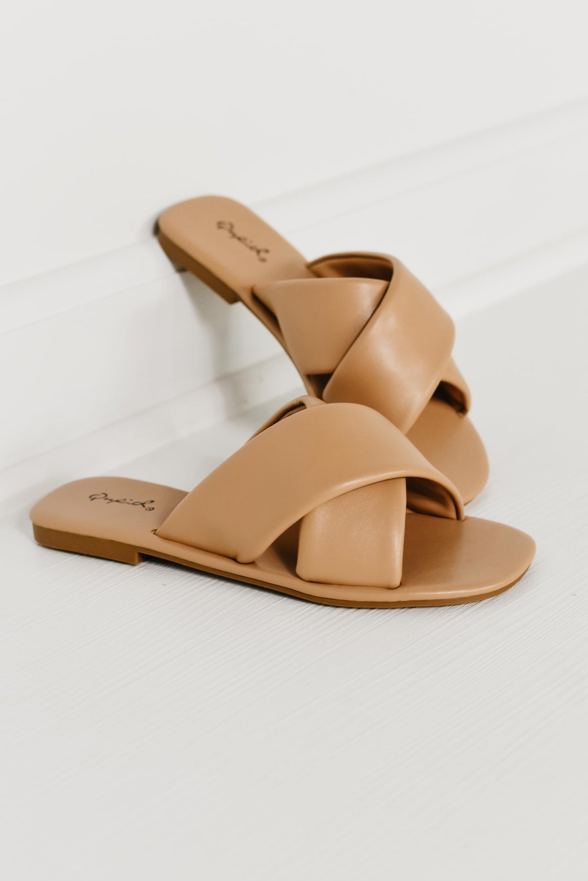 The Castel Slide - Tan | MOD Boutique